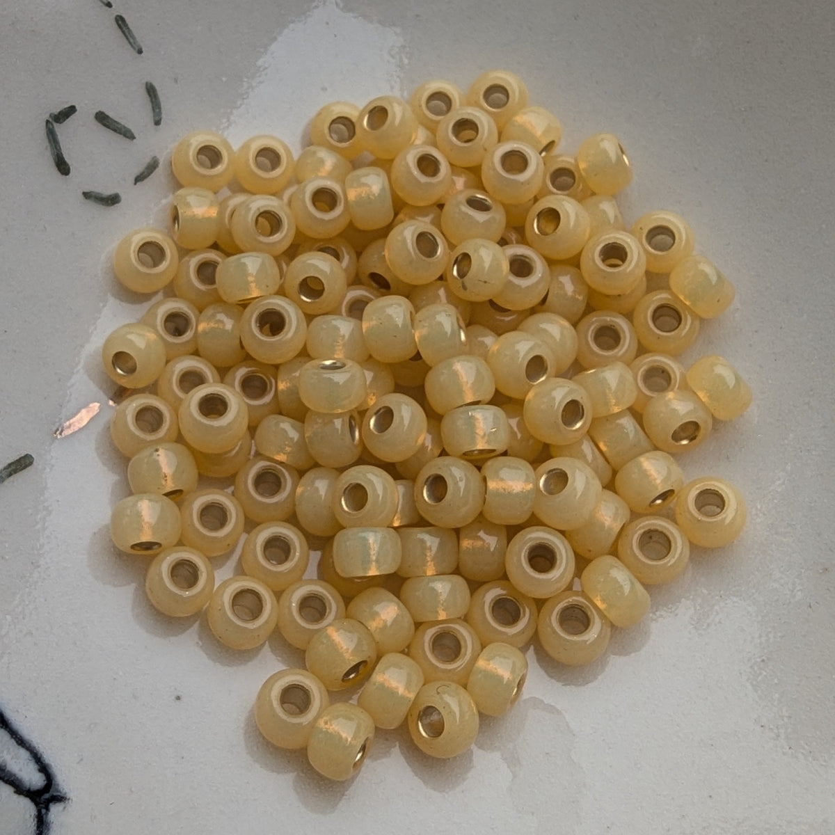 6/0-578 Buttered Popcorn – Beads To Live By